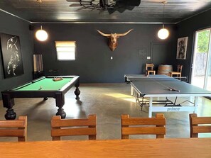 Entertaining Oasis w/ Hot Tub/Game Room/Fire Pit Reviews, Deals ...