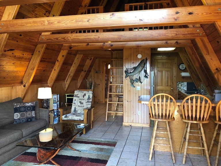 Rivers Bend: Stunning Views & Vibrant Fall Colors Await You - Lake Harriet, Amity