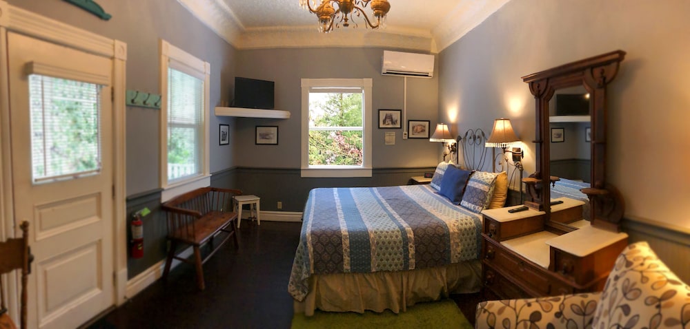 Creekside Hideaway - Nevada City, CA