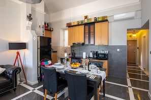 Apartamento Panorâmico | Refeições no quarto