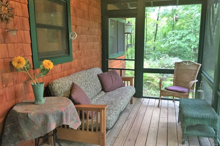 Cozy Cottage Escape On 123 Acres - State of New York