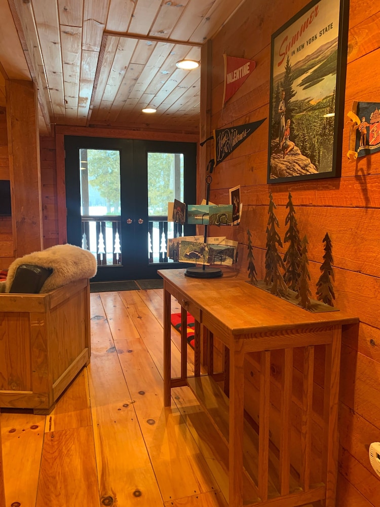 Luxury On Valentine Lake ❤️❤️❤️ Ski Gore, Lake Placid, Lake George - Adirondack, NY