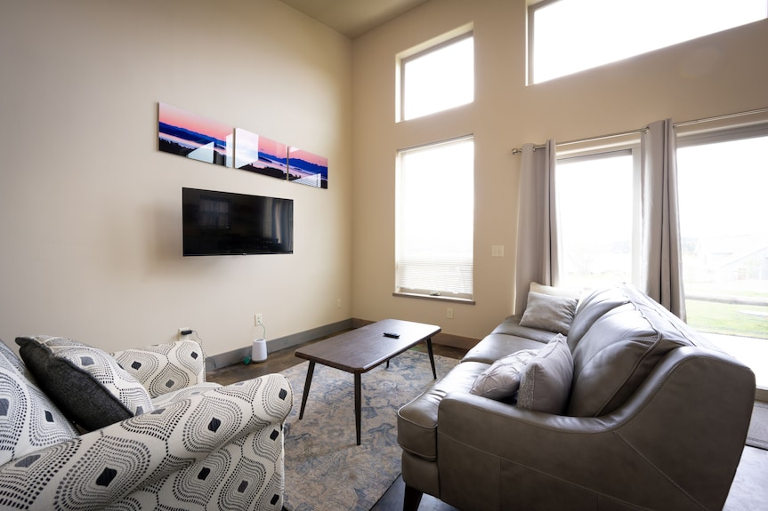 Flathead Lake Cabin With Water Views And Lake Access! Pet Friendly, Cabin 4 - Flat Lake, MT