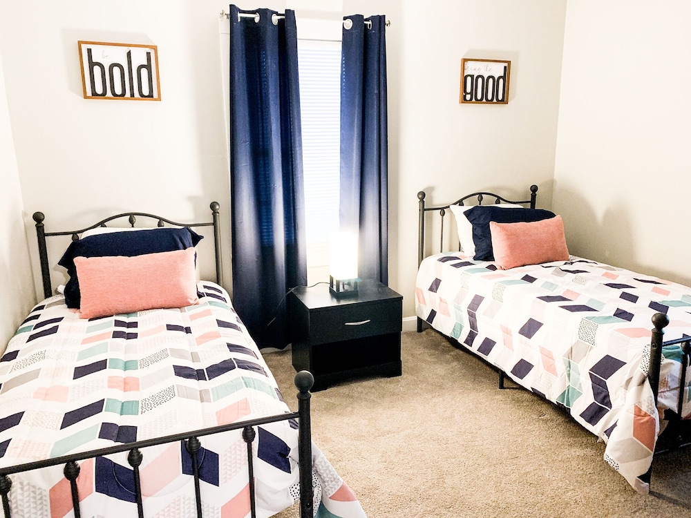 Peaceful & Family Friendly 3br W/ Large Backyard - Seven Springs, NC