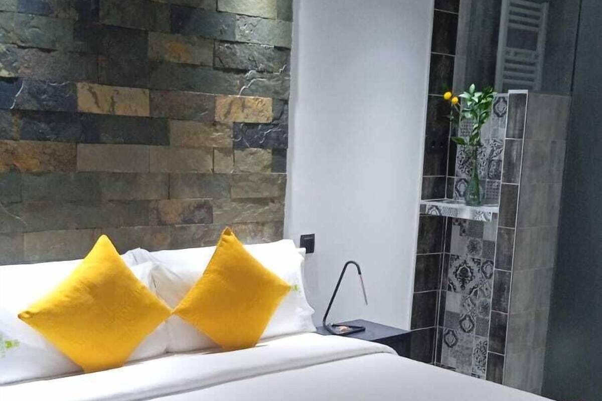 Studio (sin ventanas) | 1 quarto, com decoração personalizada, roupa de cama fornecida