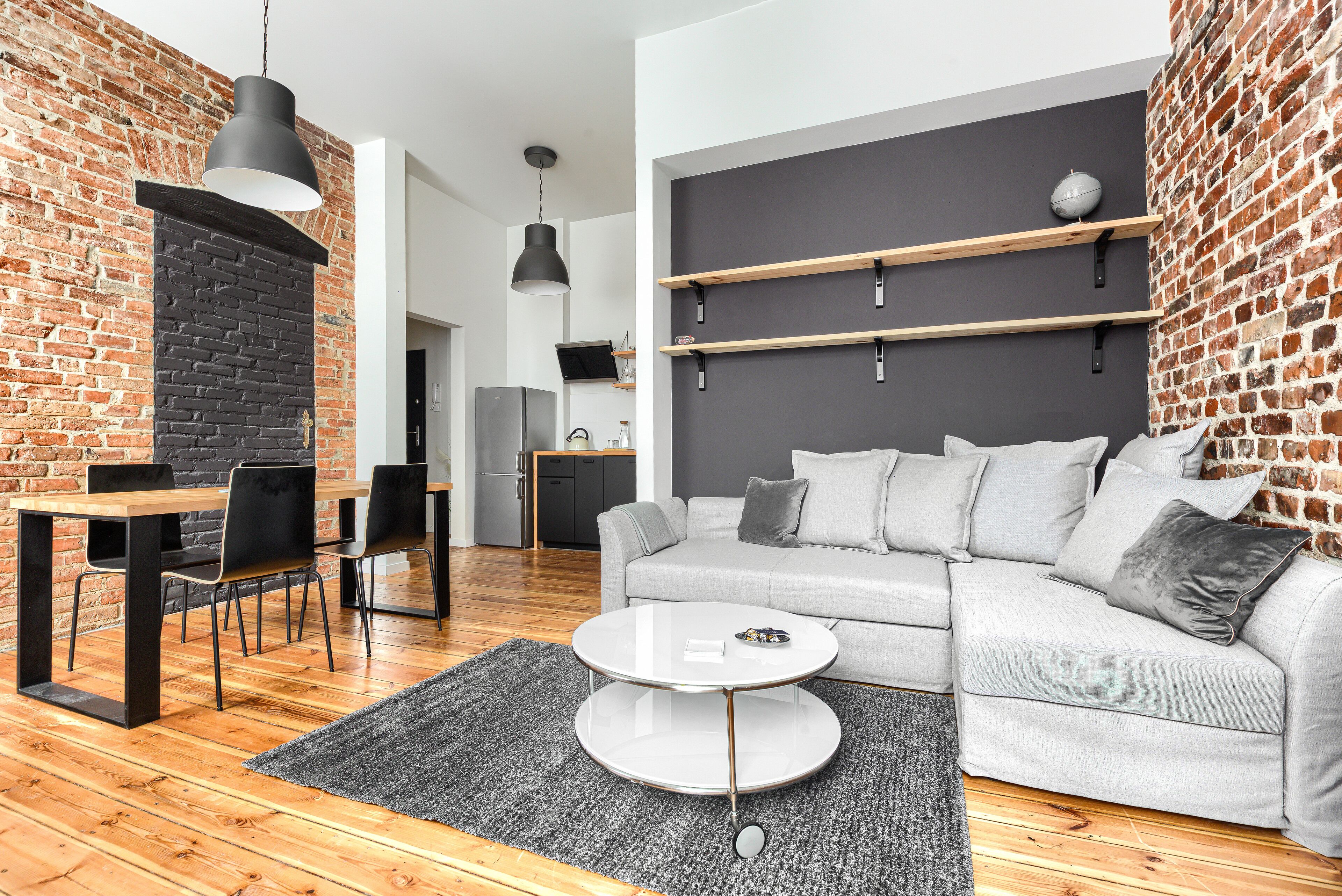 Apartamento Superior | Sala | Televisor de ecrã plano de 40 polegadas com canais digitais, televisor 