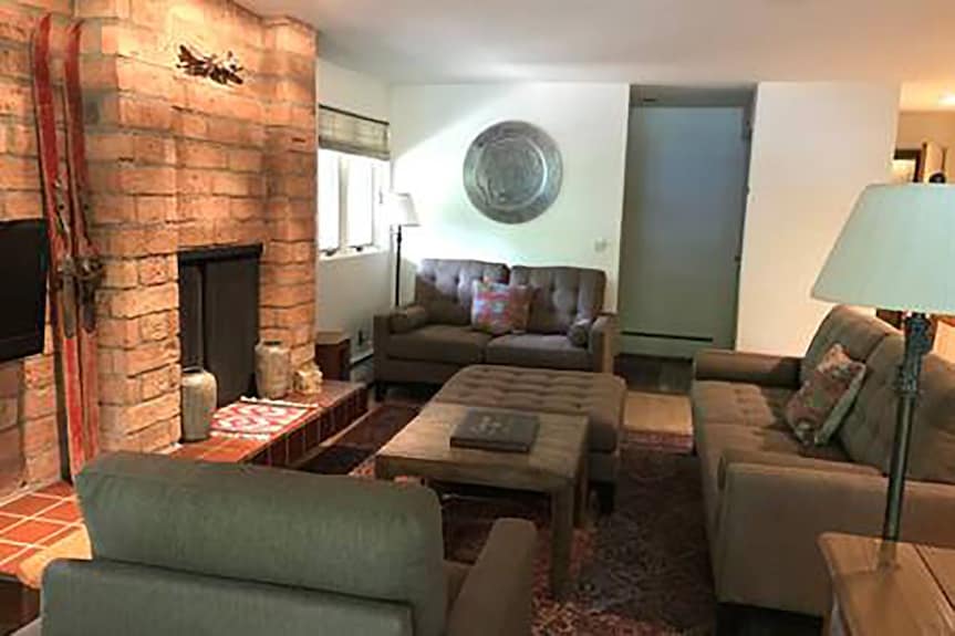 Aspen West End 2 Bdrm/2 Bath Apartment - Aspen, CO