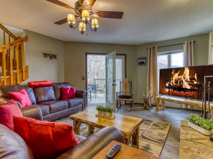 Casa Familiar, 3 quartos, não fumadores, vista para a montanha | Sala de estar | TV de ecrã plano, matraquilhos