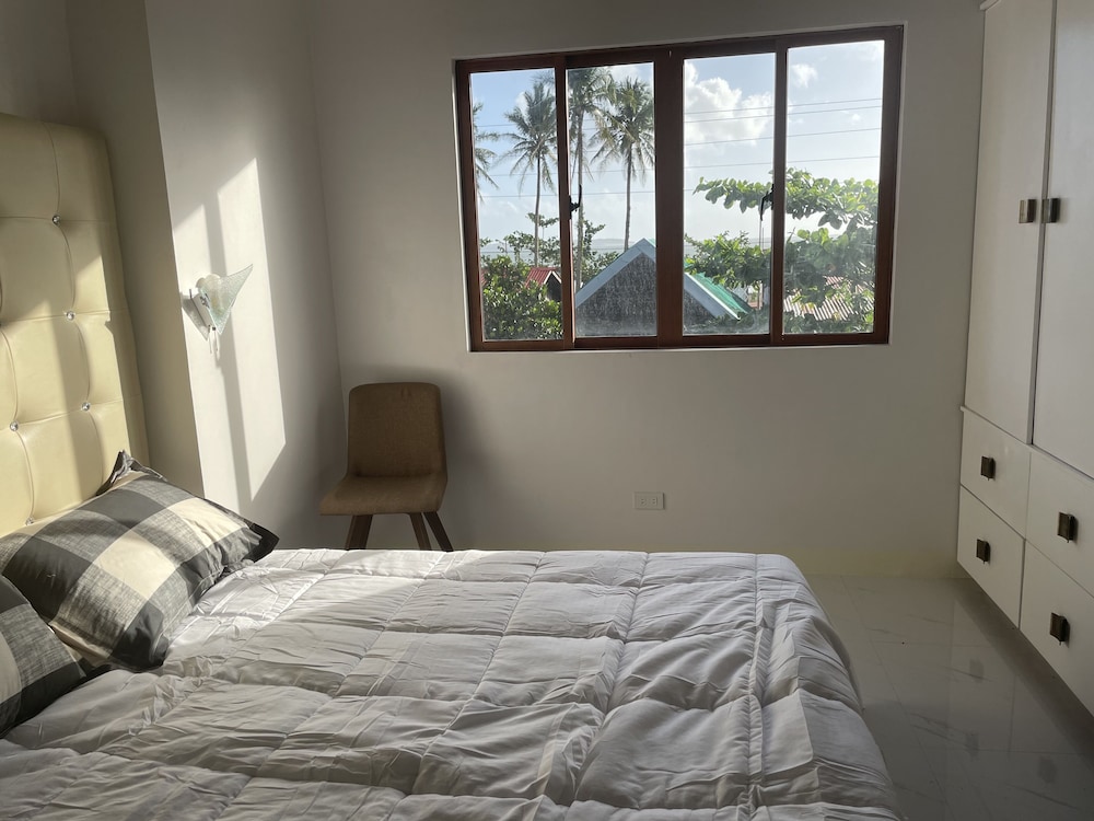 3 Story, 5 Bedroom House, New Construction 2020 Modern Design, Pool W/ Bbq Area. - Borongan