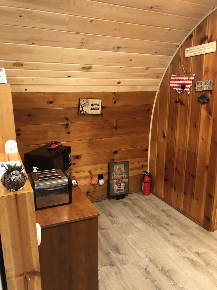1-bedroom Cabin Near Huron-manistee National Forest - Michigan