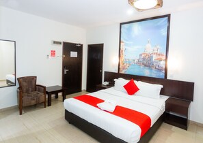 Quarto luxo | Escrivaninha, ferros/tábuas de passar roupa, Wi-Fi de cortesia