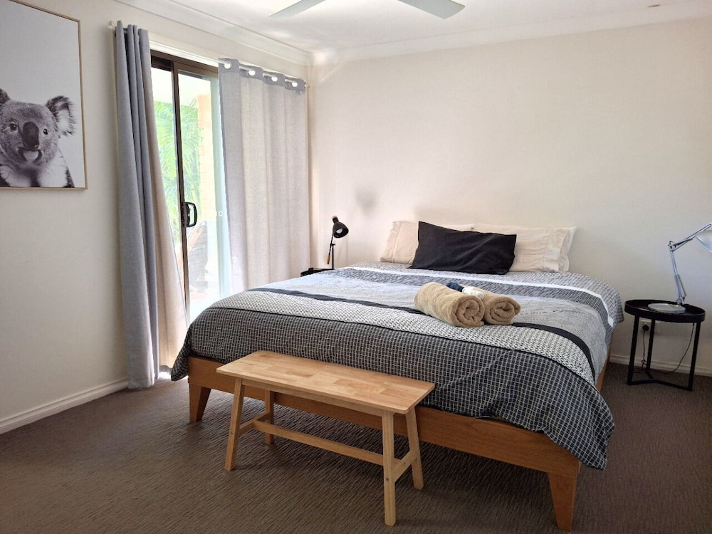 Pool, Pet Friendly, Free Wi-fi @ Seahorse House - Port Macquarie