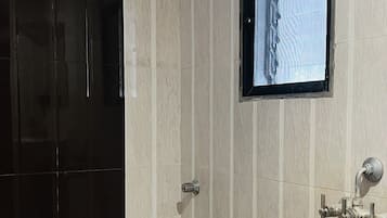 Quarto executivo | Banheiro | Chuveiro, produtos de toalete grátis