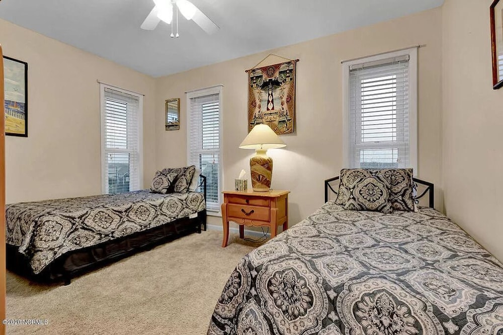 Incredible Oceanfront End-unit Condo With Pool & Elevator Access - North Topsail Beach, NC