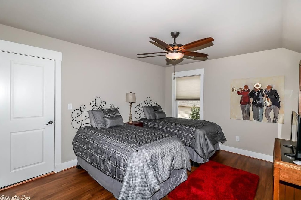 3 King Beds, Golf Course , Great Location - Hot Springs Village, AR