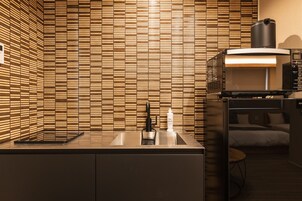 Quarto superior, para não fumantes (Superior D) | Cozinha privada | Geladeira, micro-ondas, cooktop, chaleira elétrica