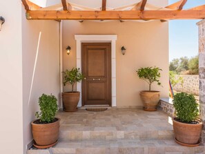 Villa | Exterior