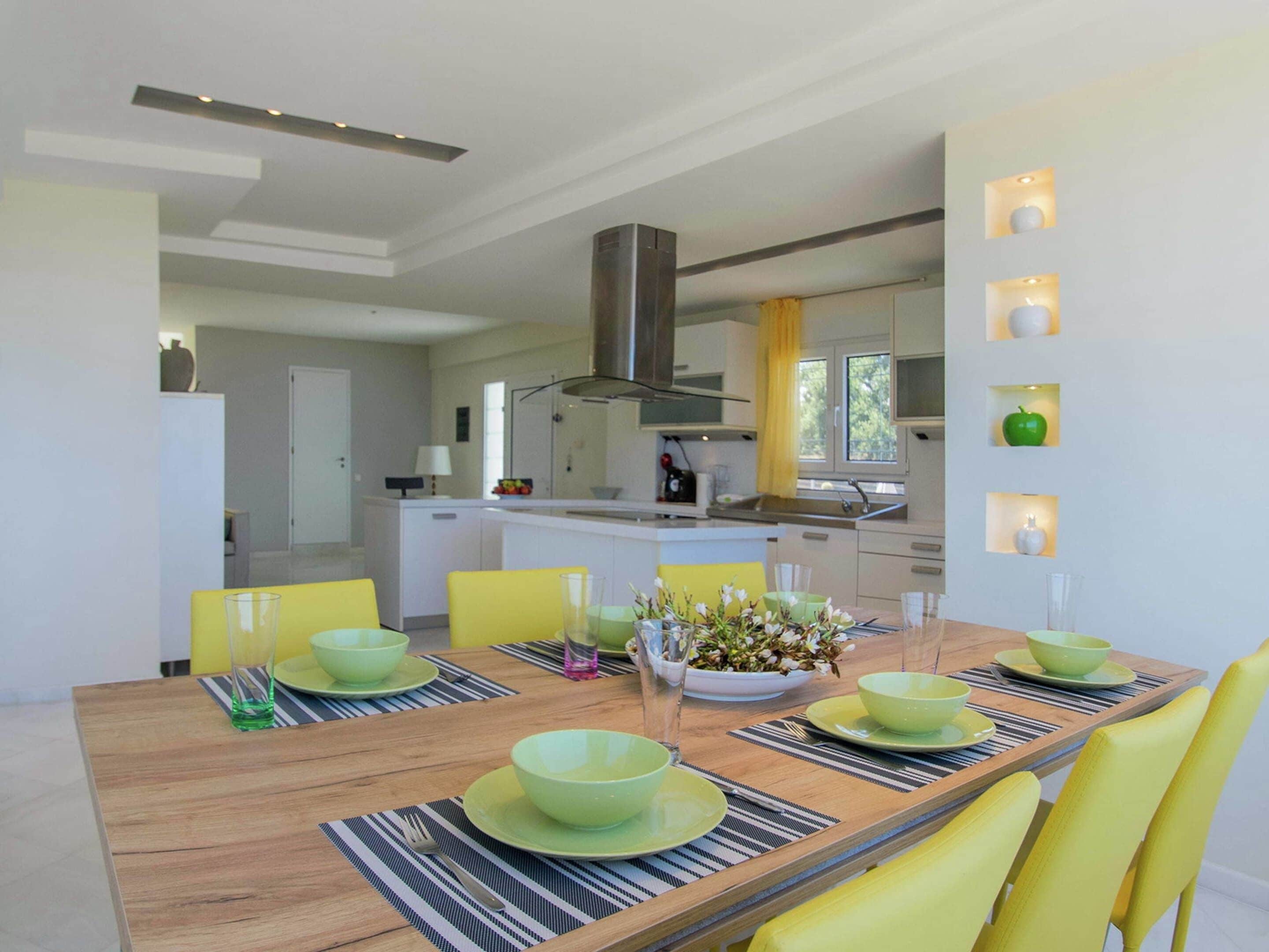 Vila | Cozinha privada | Cooktop, chaleira elétrica, torradeira, cadeirão de bebê