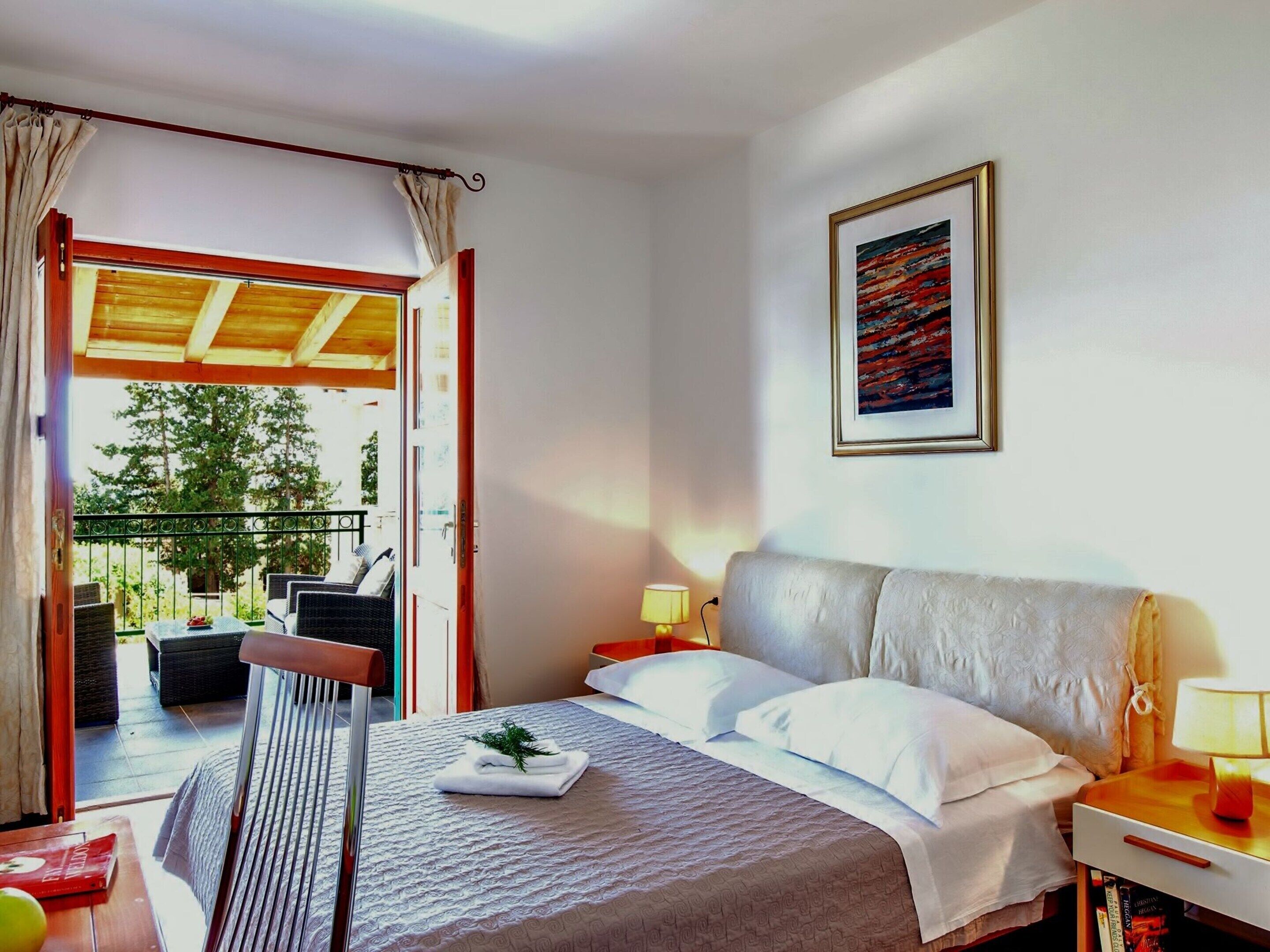 Villa | 4 quartos, com mobília individualizada, roupa de cama fornecida 