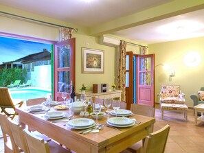 Villa | Restaurantes