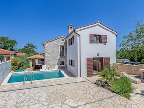 Villa | Exterior
