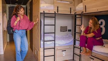 Com mobília individualizada, quartos insonorizados, Wi-fi grátis