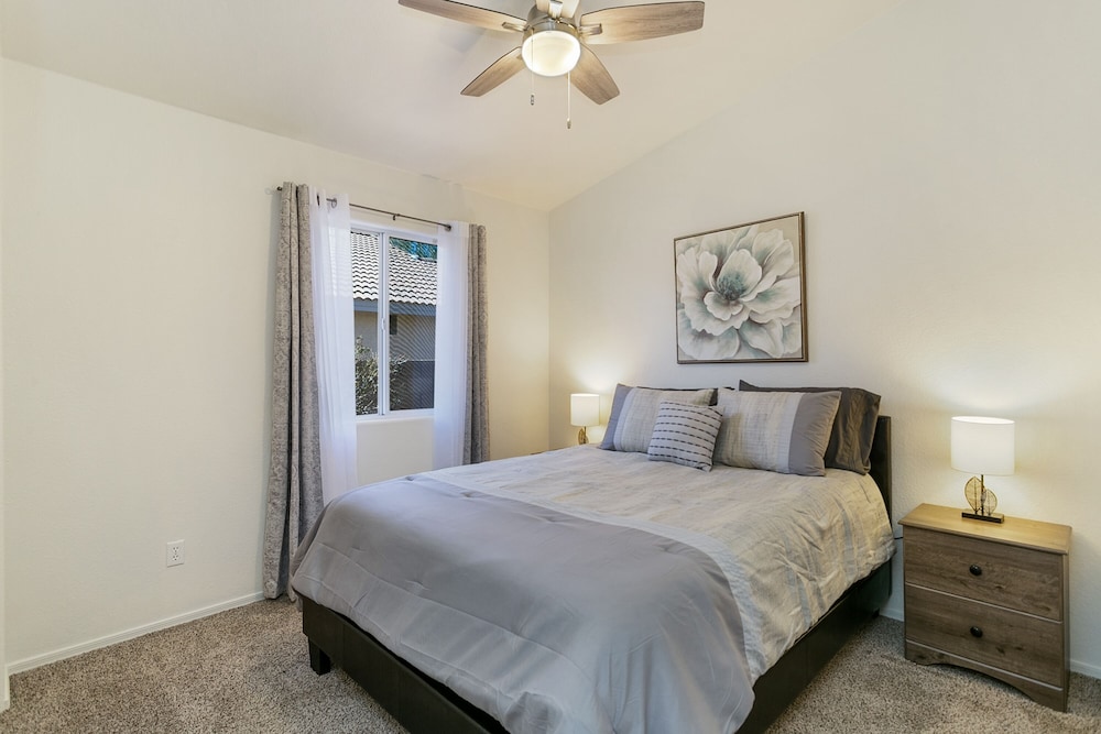Stunning Vacation Home - Trails, Golf & Dining! - Marana, AZ