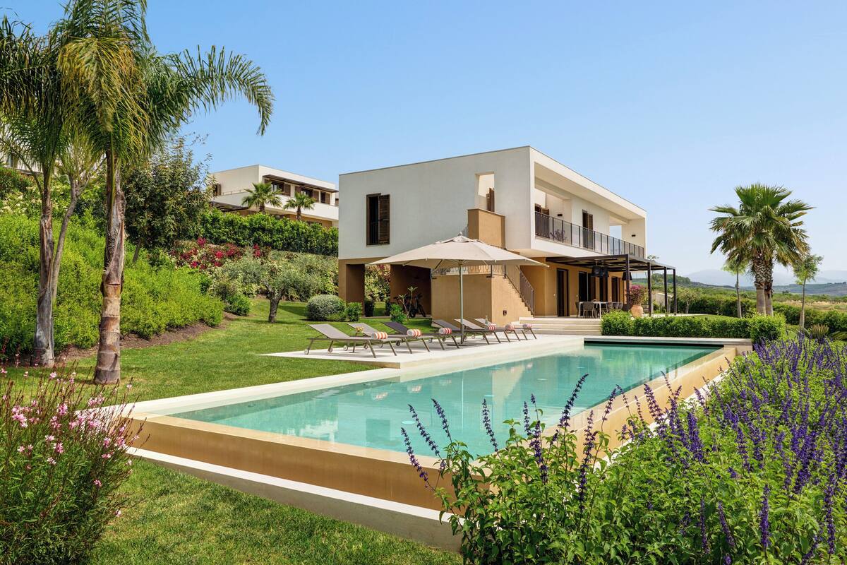 Villa, 3 quartos, em frente ao mar (Smeraldo) | Piscina privativa