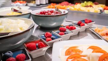 Café da manhã com buffet todos os dias (EUR 12.00 por pessoa)