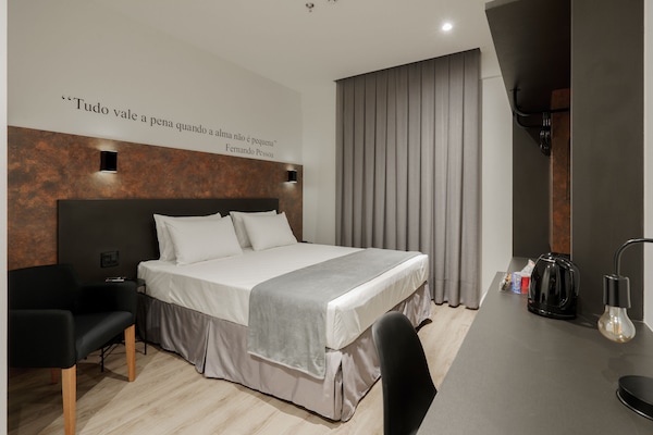 Quarto Duplo Deluxe | Minibar, cofre no quarto, quartos insonorizados, Wi-fi grátis