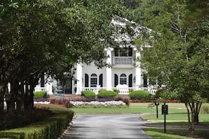 Condo, 1 quarto | Fachada