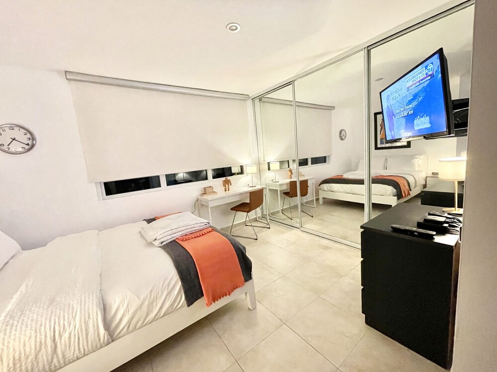 Tropical Modern Apt In Ocean Park Gated Community - San Juan