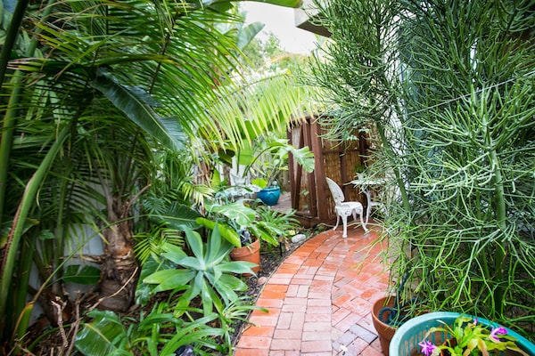 Laguna Audubon Sanctuary Apt. - Laguna Beach, CA