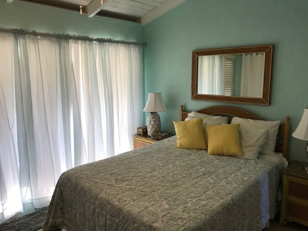 Updated/beautifully Decorated Club St. Croix Condo - 2 Beds/2 Baths On The Beach - Kingshill