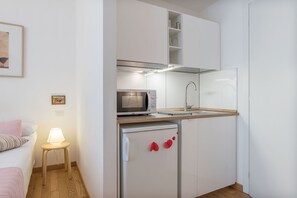 Apartamento, 5 quartos (Bilo) | Cozinha privada | Geladeira grande, micro-ondas, lava-louças, cafeteira/chaleira
