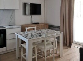 Apartamento (One Bedroom Apartment with Terrace A2) | Sala de jantar