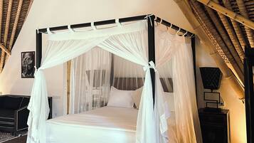 Suite Júnior, 1 cama king-size e sofá-cama, vista para o pátio | Roupa de cama fornecida