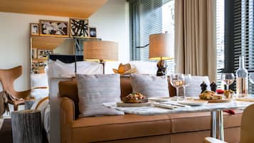 Suite Júnior | 1 quarto, roupa de alta qualidade, camas de colchão pillowtop, minibar