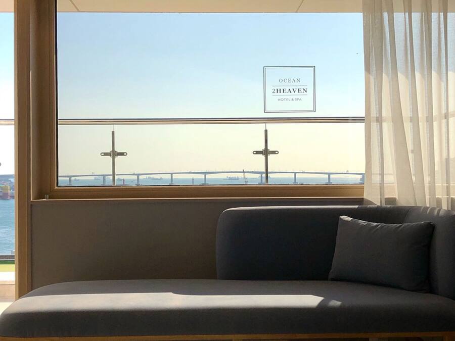 Ocean View Balcony Family Room | Roupa de alta qualidade, cofre no quarto, com decoração personalizada