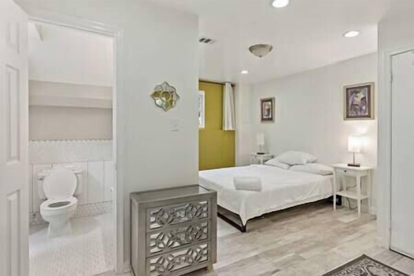 Private 1 Bdrm Bsmt Appt 20m Dc 5m Dulles 2m Metro - レストン, VA