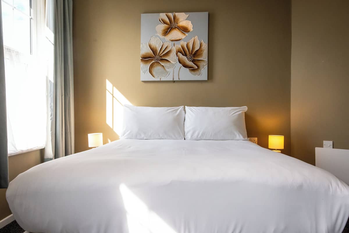 Quarto Duplo Superior | Secretária, secretária adequada para computadores portáteis