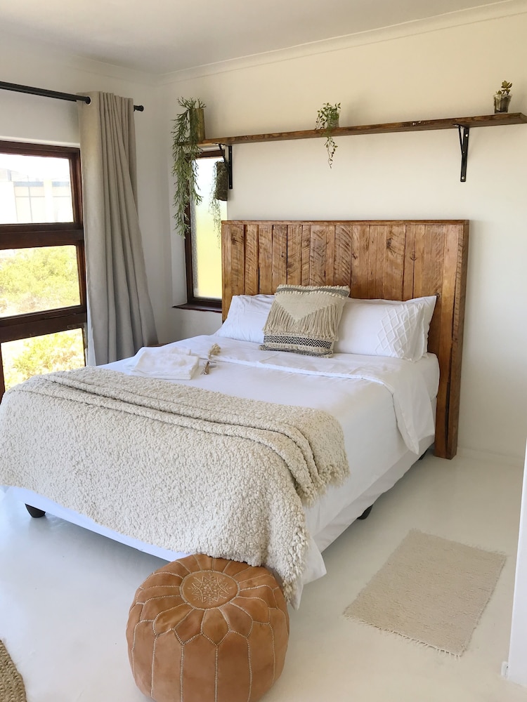 Beautiful Sea Front Cottage Right On The Atlantic Ocean. - Le Cap