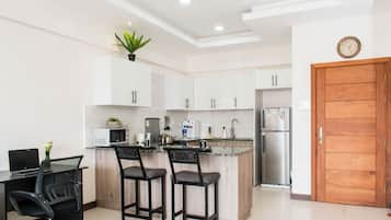 Apartamento Deluxe | 1 quarto, secretária, secretária adequada para computadores portáteis