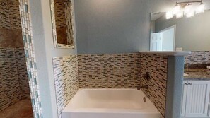 Bee Bee's Place - Latest Reviews, Deals & Photos 2026 - Expedia.ca