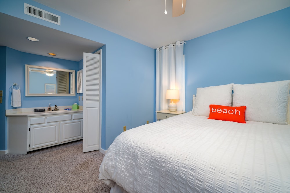 Roomy & Spacious Villa With Great Marsh Views! Community Pool! Amenity Cards! - Seabrook Island, SC