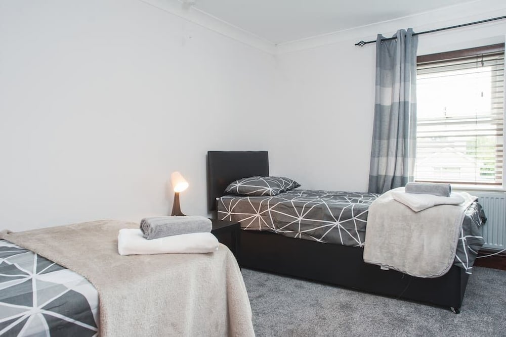 Kimberly Cottage Charming 5 Bedroom House With Garden And Parking - Dyrham
