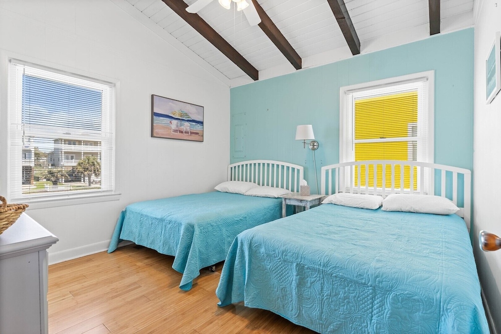 0ur Ocean Retreat / 1106 E. Beach Drive - Coastal Vacation Resorts - Oak Island, NC