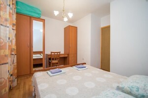 Apartamento (One Bedroom Apartment with Terrace) | 2 quartos, Wi-Fi de cortesia, roupa de cama