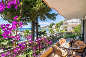 Apartamento (Two Bedroom Apartment with Terrace an) | Terraço/pátio