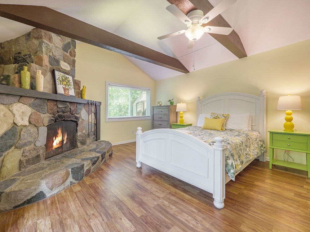 The Colorful Casita By Granger Gardens 30 Day Min - Ann Arbor, MI